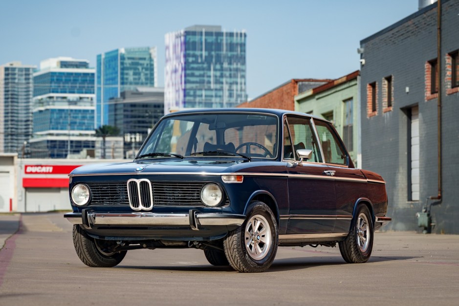 How Much is a BMW 2002 Worth at Auction? | Old Cars Data